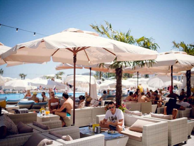 Beach Club Bali Favorit untuk Birthday Party